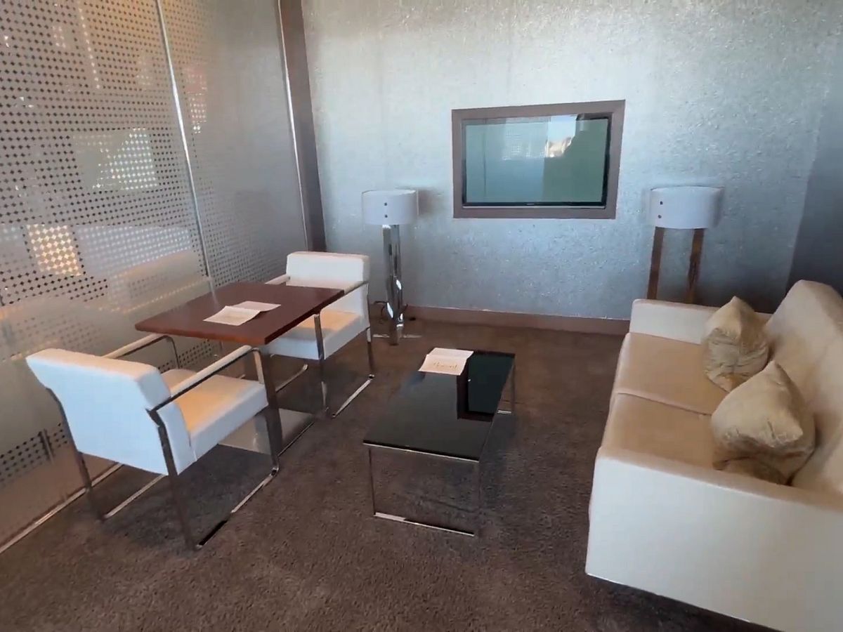CDG: Primeclass Lounge Paris CDG review | Loungeindex | Images & Photos